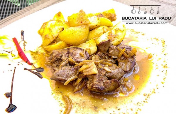 Pastrama de oaie, pui si ficat la Hotel Silva Busteni.